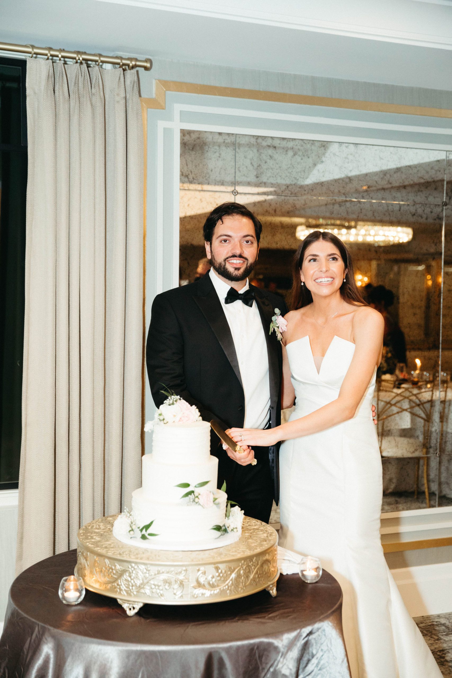 Christine Pezza 210521 Cutting Cake - Wedding Atelier NYC